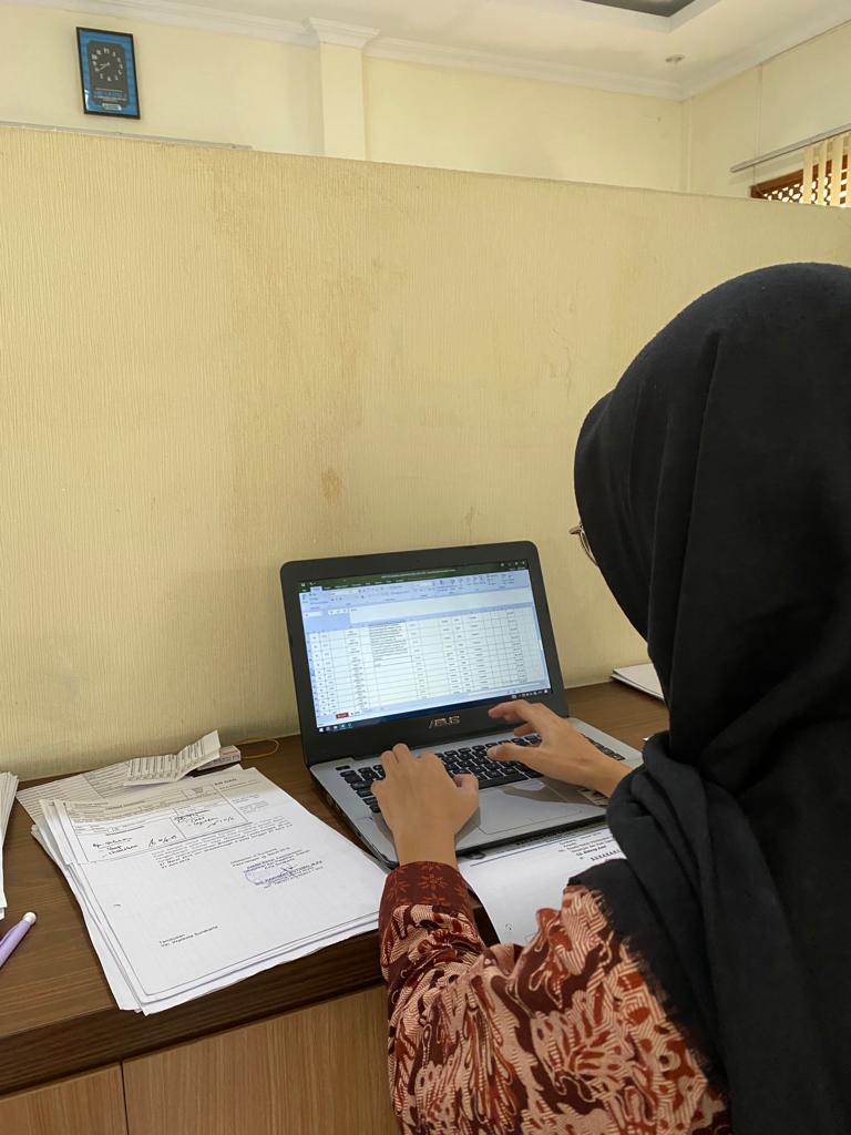 PENGELOLAAN DOKUMEN-DOKUMEN ARSIP DI KECAMATAN LAWEYAN KOTA SURAKARTA